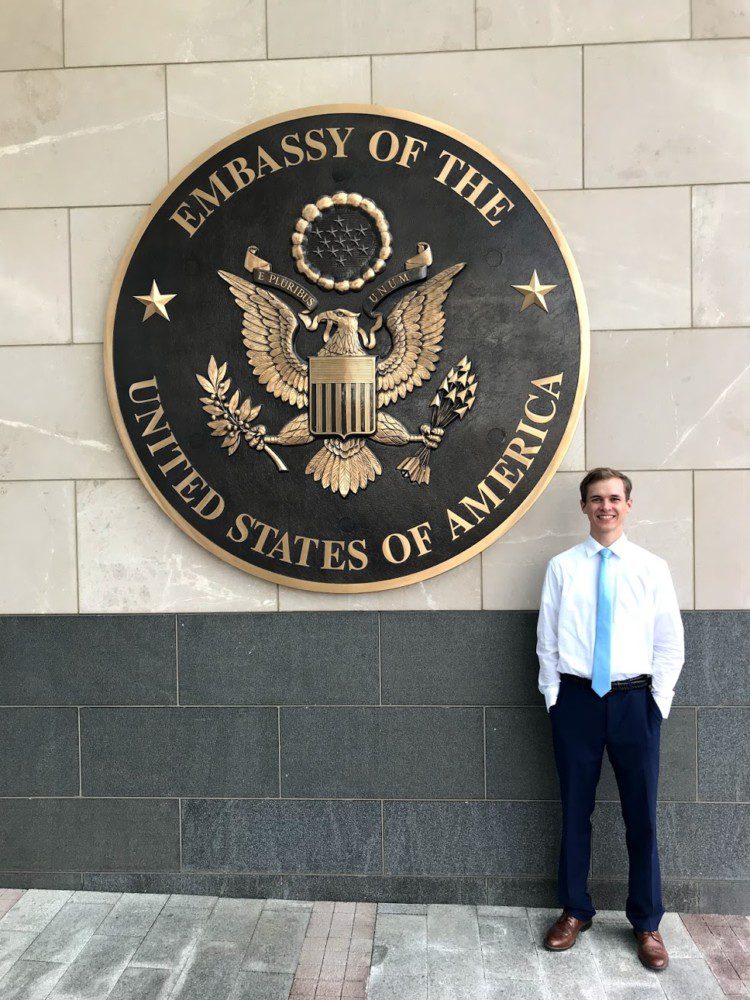 Political science students represent US government through ...