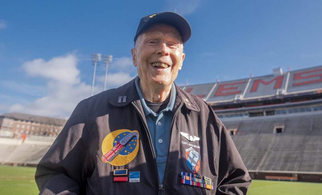 Bomber guidance: WWII hero Capt. Dick Nelms visits Clemson ROTC cadets ...