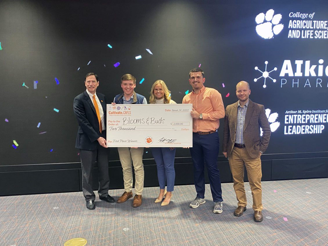 Seasonal blooms: How to create a cutting garden | Clemson News