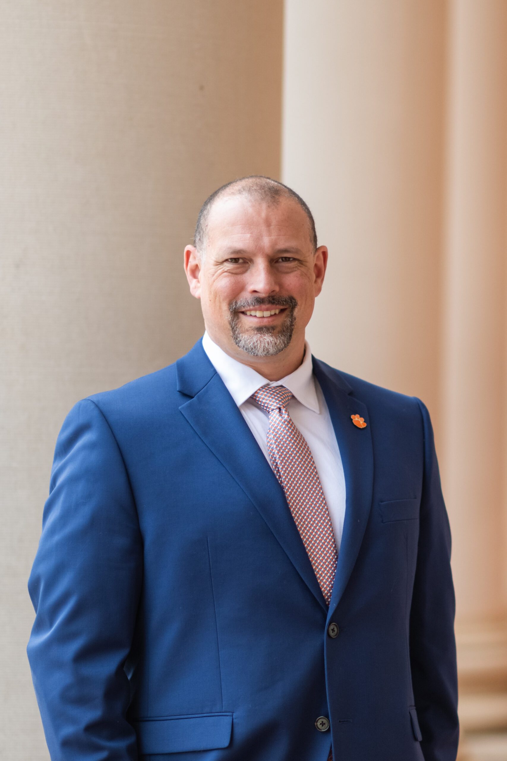 Late growth spurt of young stars allows giant planets to form after all ...