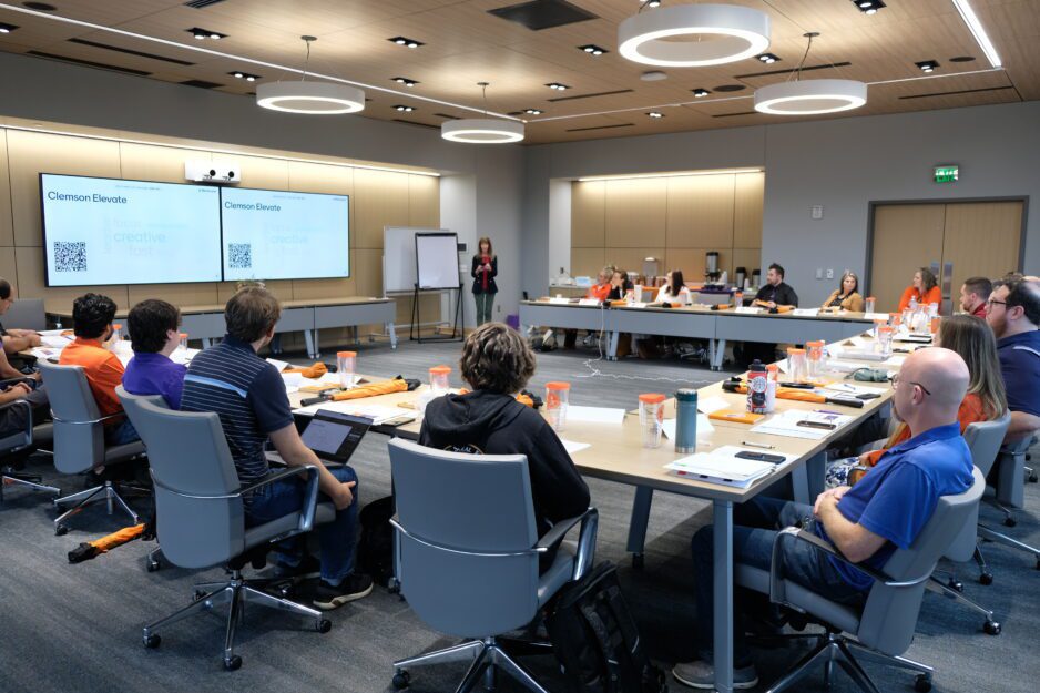 CCIT launches division’s Emerging Leaders Institute | Clemson News