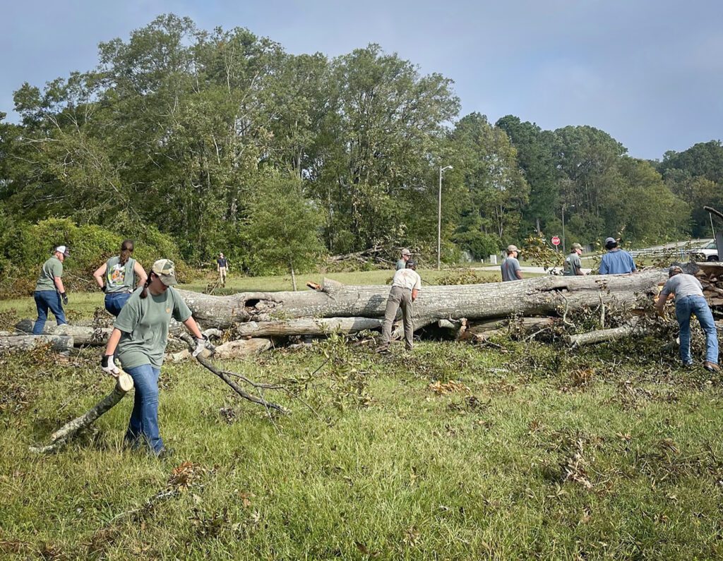 Clemson students, faculty and staff step up in droves to help victims ...