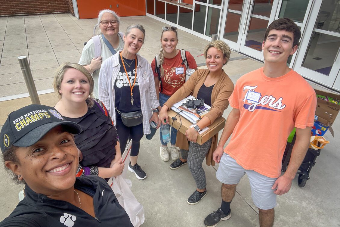 Clemson students, faculty and staff step up in droves to help victims ...