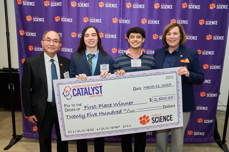 Students’ winning Catalyst Competition entry goes beyond growing ...