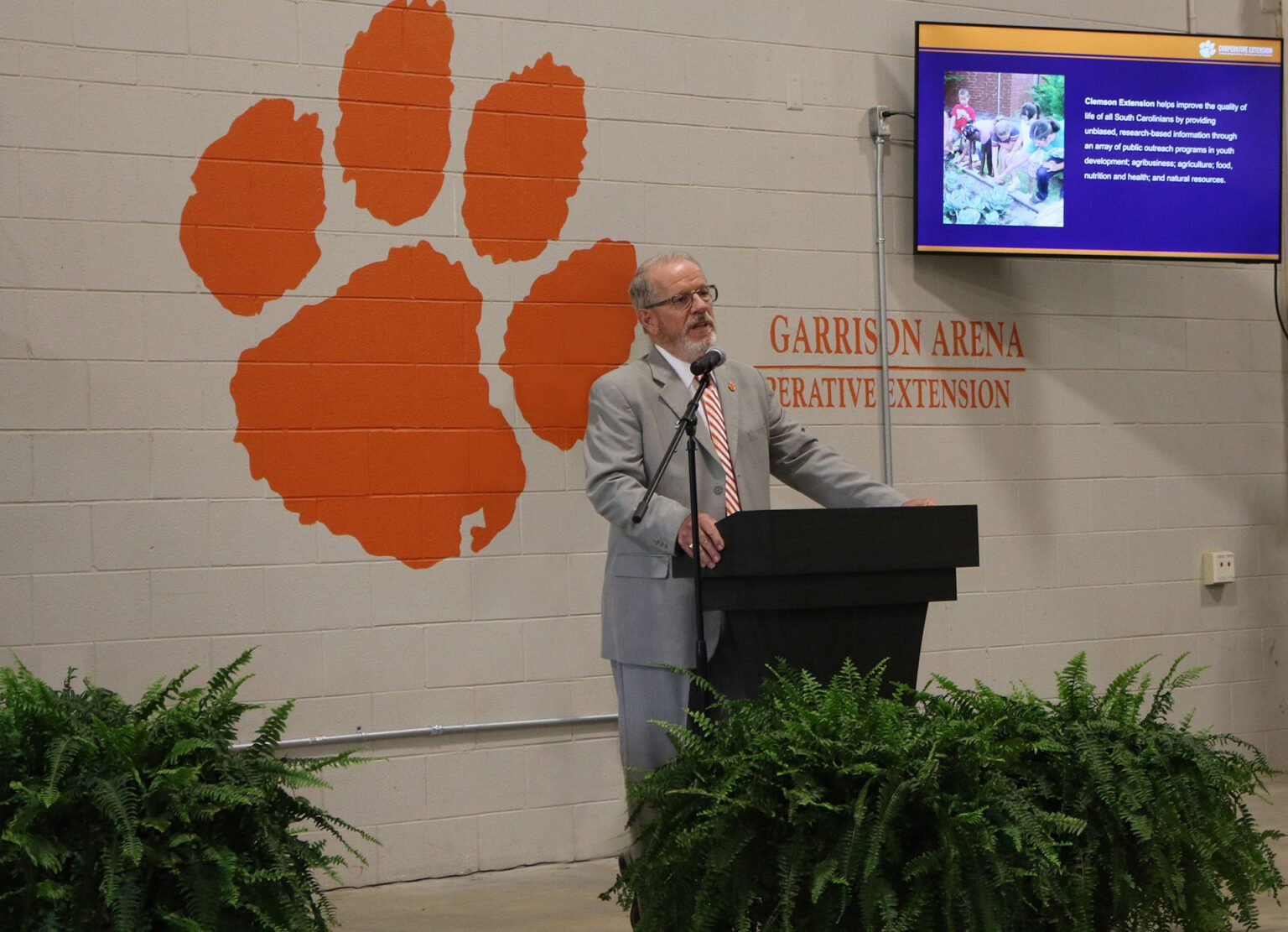 Clemson Extension agents inducted into Lever Hall of Fame | Clemson News
